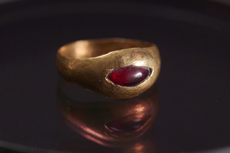 Golden glimpse into the past: 2,300-year-old child’s ring found in ...